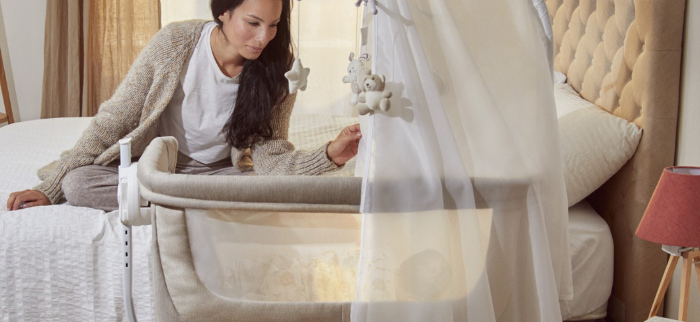 Praktična obposteljna posteljica za dojenčka
