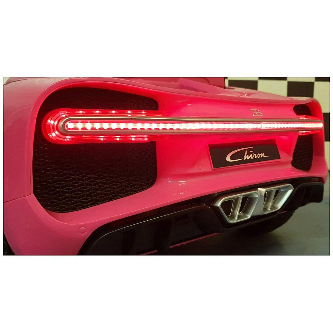 Avto na akumulator 12V Bugatti CHIRON Pink